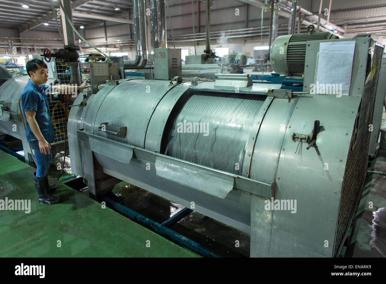 working conditions in a clothing factory in Vietnam Stock Photo - Alamy