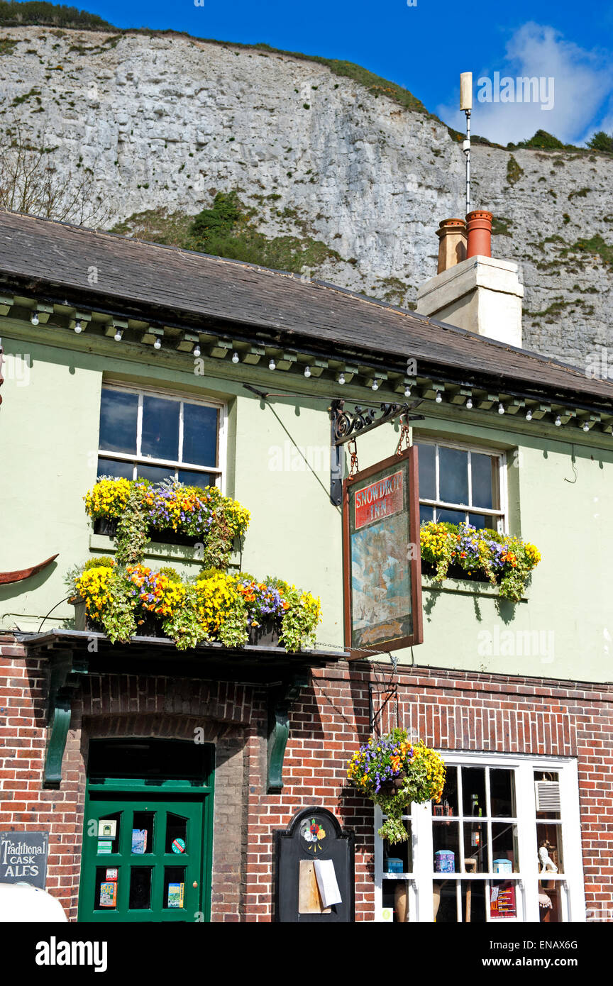 Lewes snowdrop pub hi-res stock photography and images - Alamy