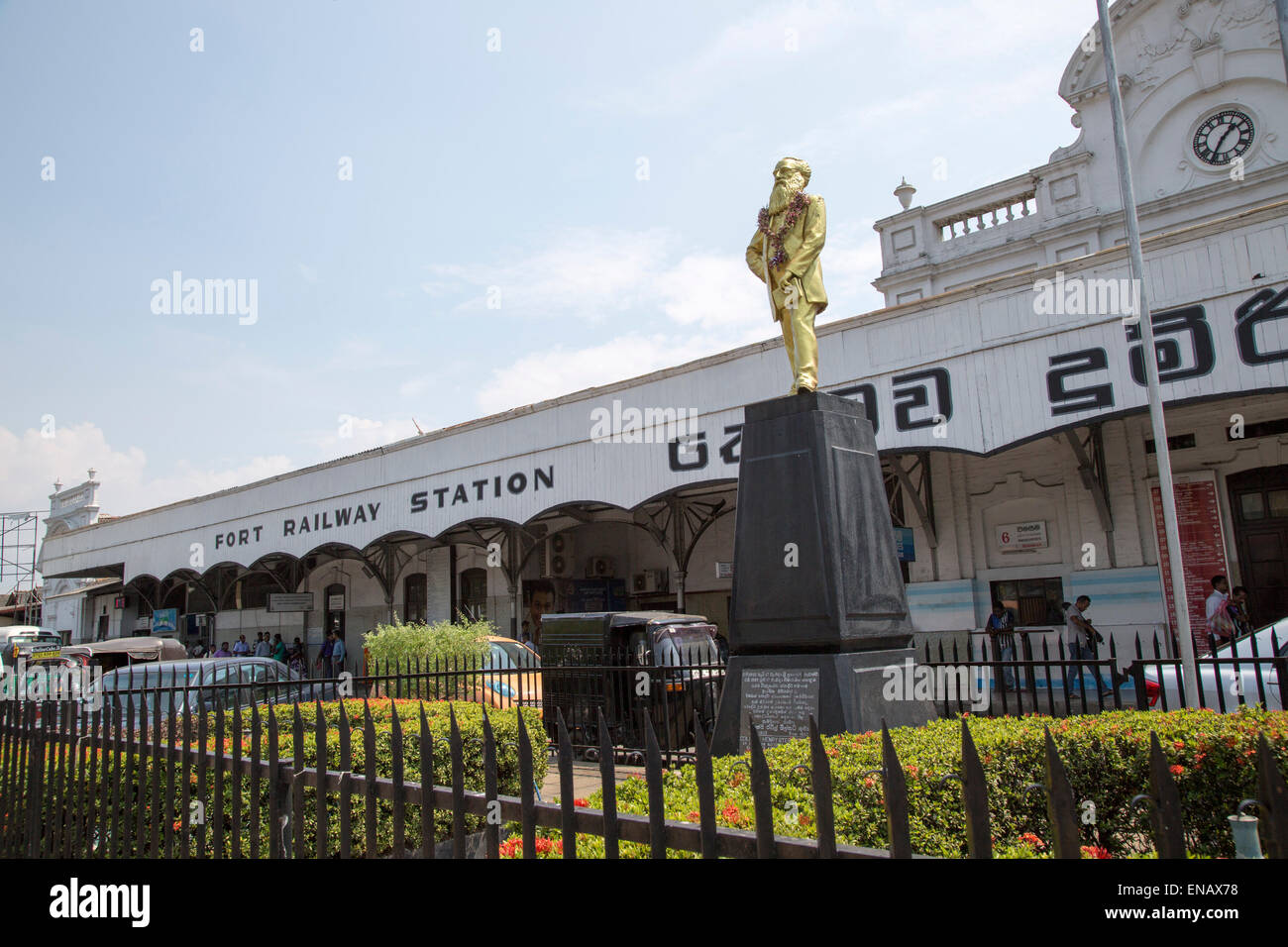 Statue of Colonel Henry Steele Olcott, American Buddhist, Fort Railway ...