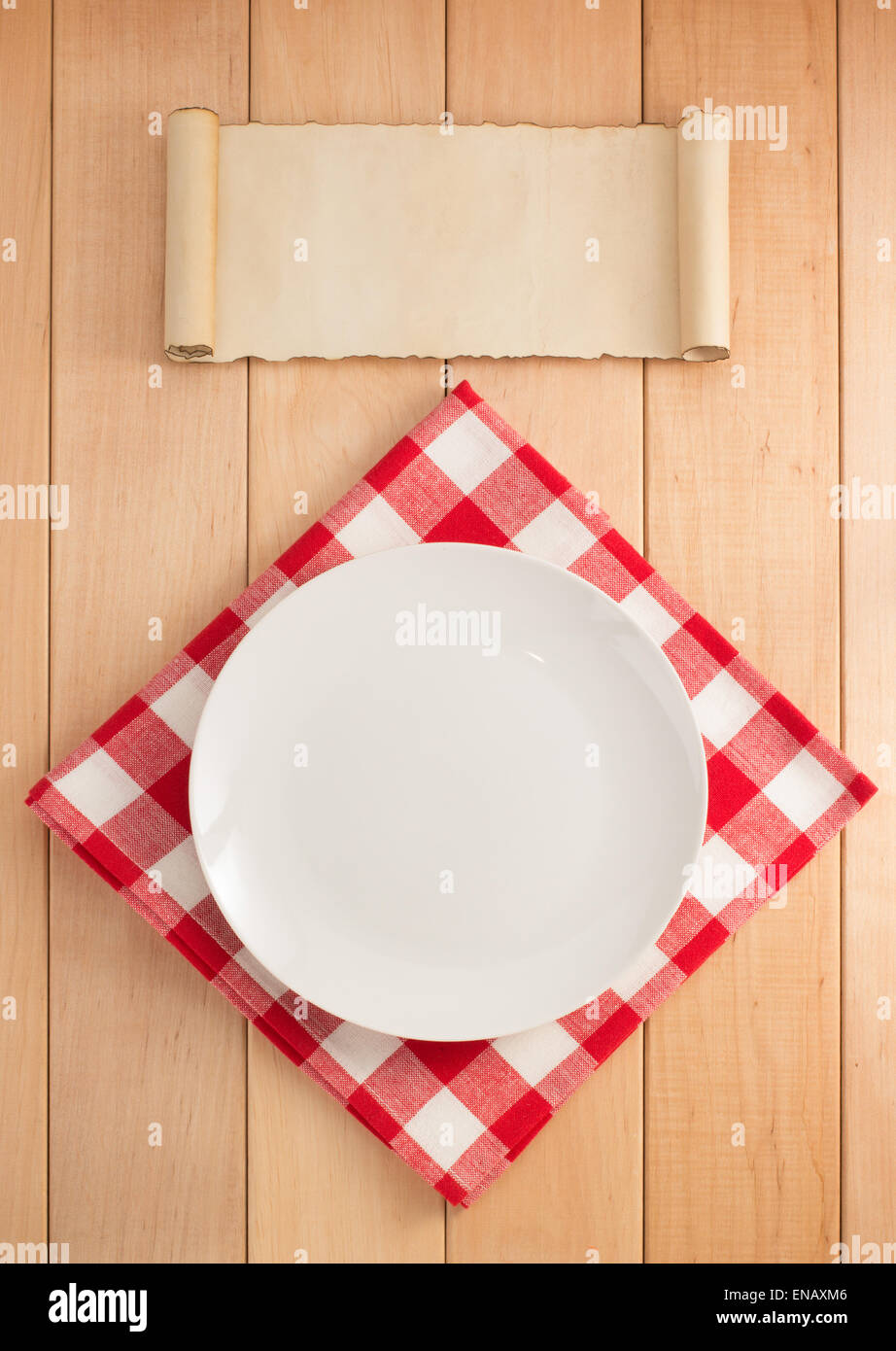 plate and napkin on wooden background Stock Photo - Alamy