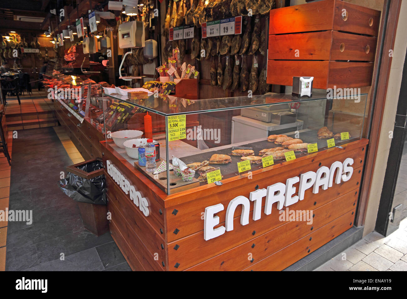 Traditional spanish shop High Resolution Stock Photography and Images ...