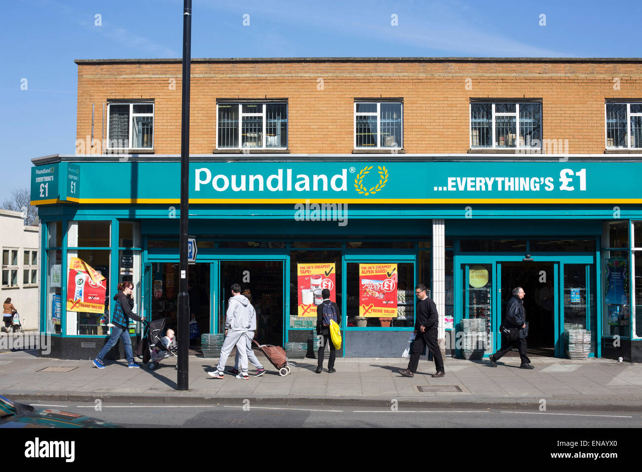 Discount centre hi-res stock photography and images - Alamy