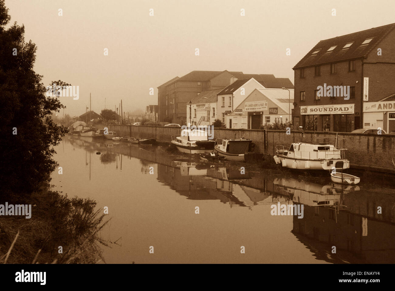 An early morning view of Rolle Quay in Barnstaple Stock Photo - Alamy