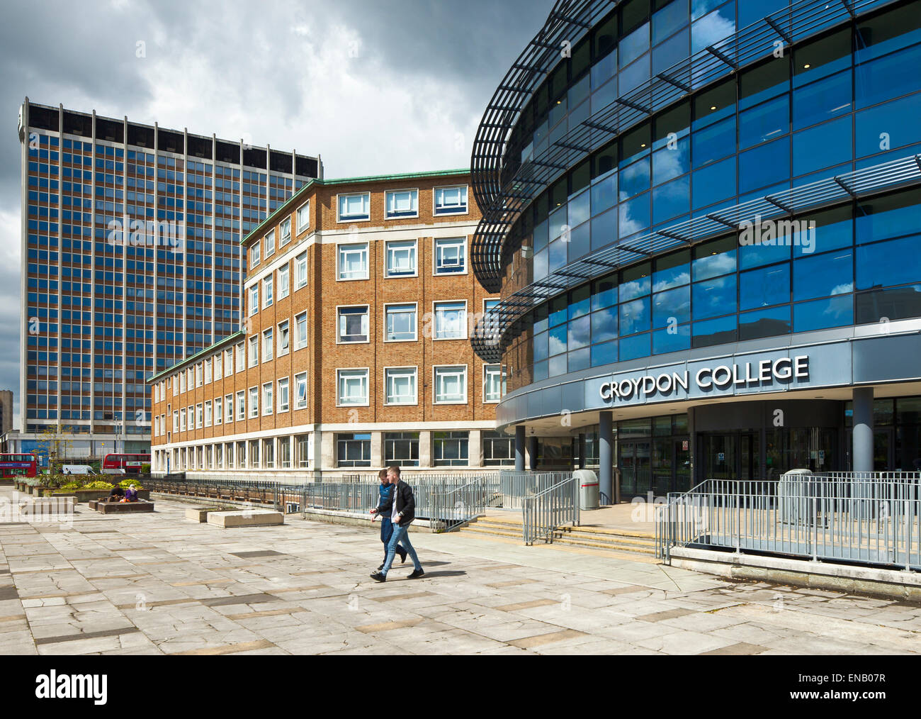 New college school hi-res stock photography and images - Alamy