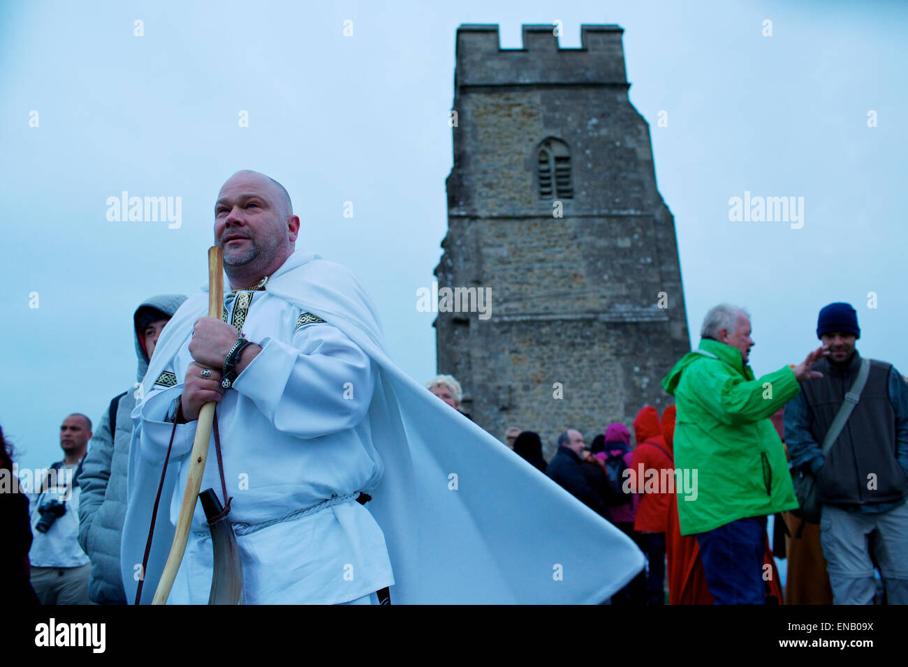 Goddesses, Druids, Pagan worshippers and Morris dancers begin a day of ...