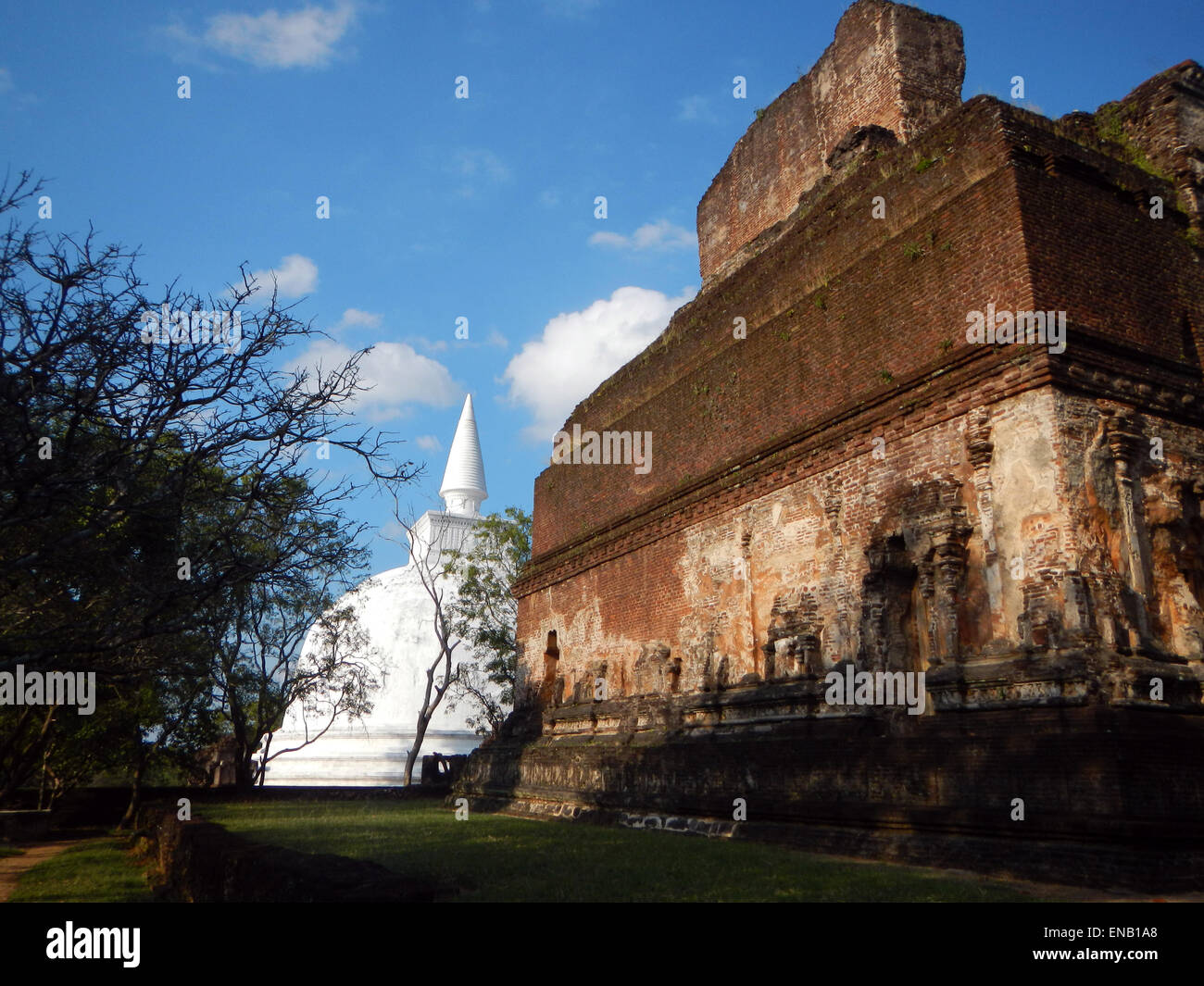 Rankot Vihara dagoba in Polonnaruwa, Sri Lanka Stock Photo - Alamy