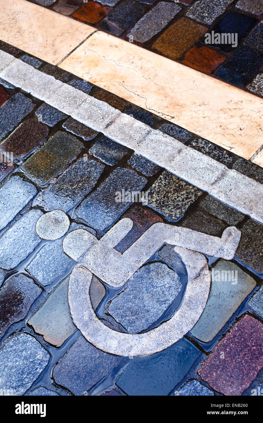 Disabled signage hi-res stock photography and images - Alamy