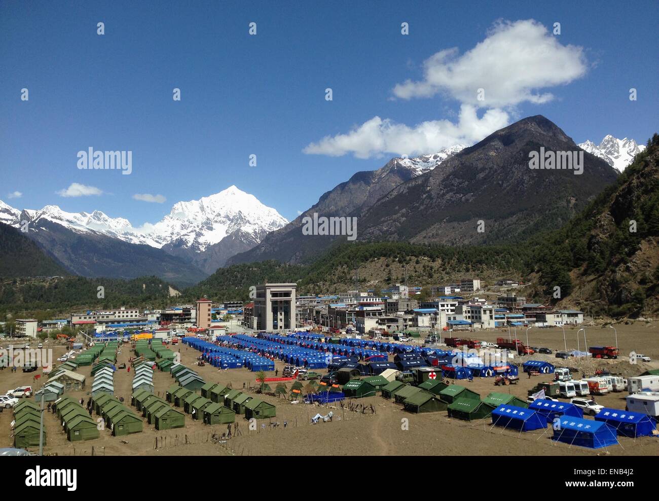 Gyirong. 1st May, 2015. Photo taken on May 1, 2015 shows a resettlement ...