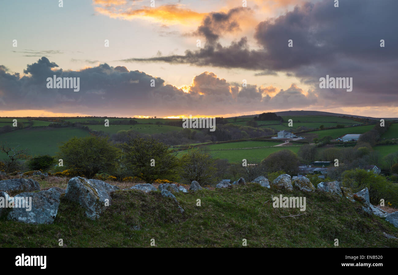 Sunset over farmhouse hi-res stock photography and images - Alamy