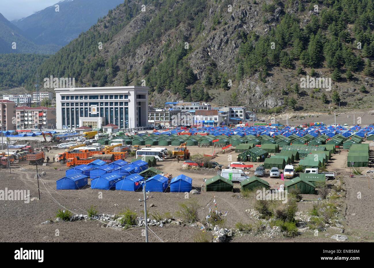 Nepal earthquake 2015 gyirong hi-res stock photography and images - Alamy