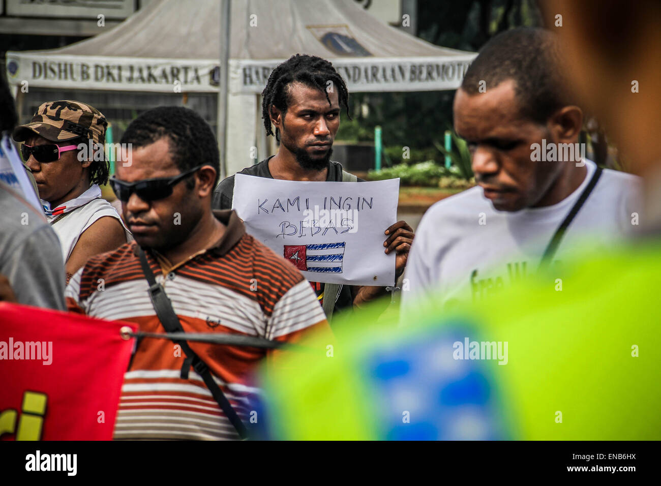 Jakarta, Indonesia. 30th Apr, 2015. Members of Indonesian labor ...