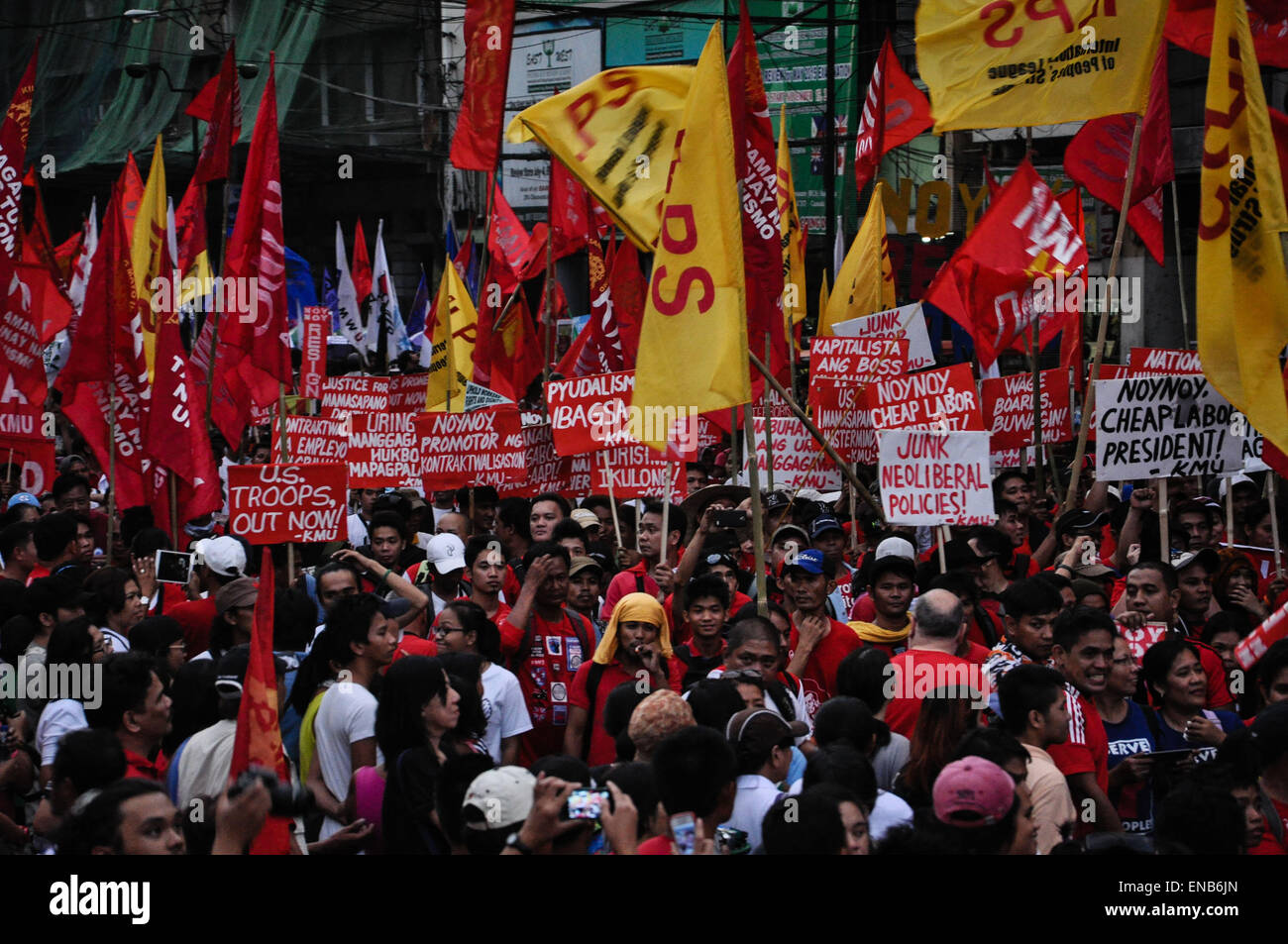 Manila, Philippines. 01st May, 2015. Protesters march towards the ...