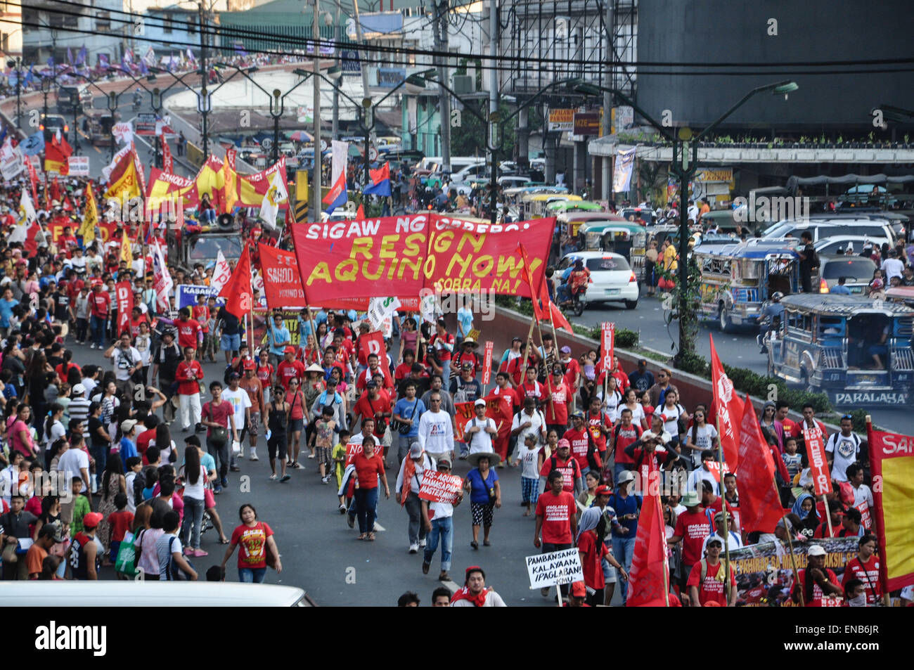 Manila, Philippines. 01st May, 2015. Protesters march towards the ...