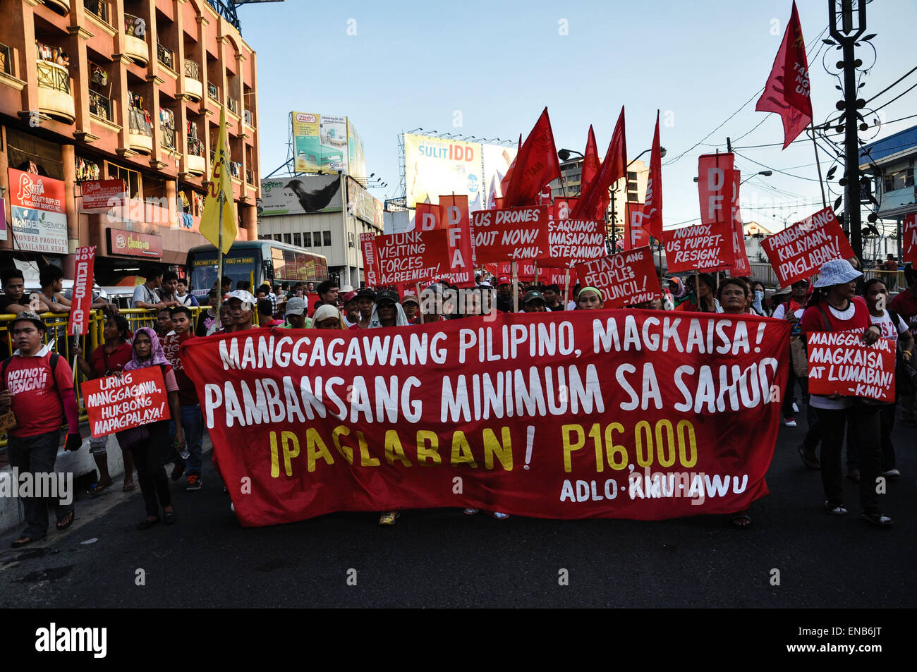 Manila, Philippines. 01st May, 2015. Protesters march towards the ...