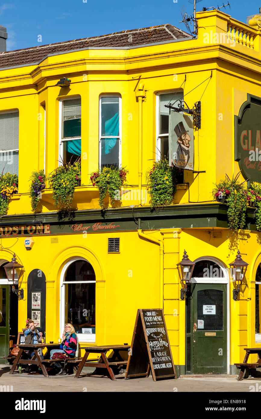 Brighton pubs uk hi-res stock photography and images - Alamy