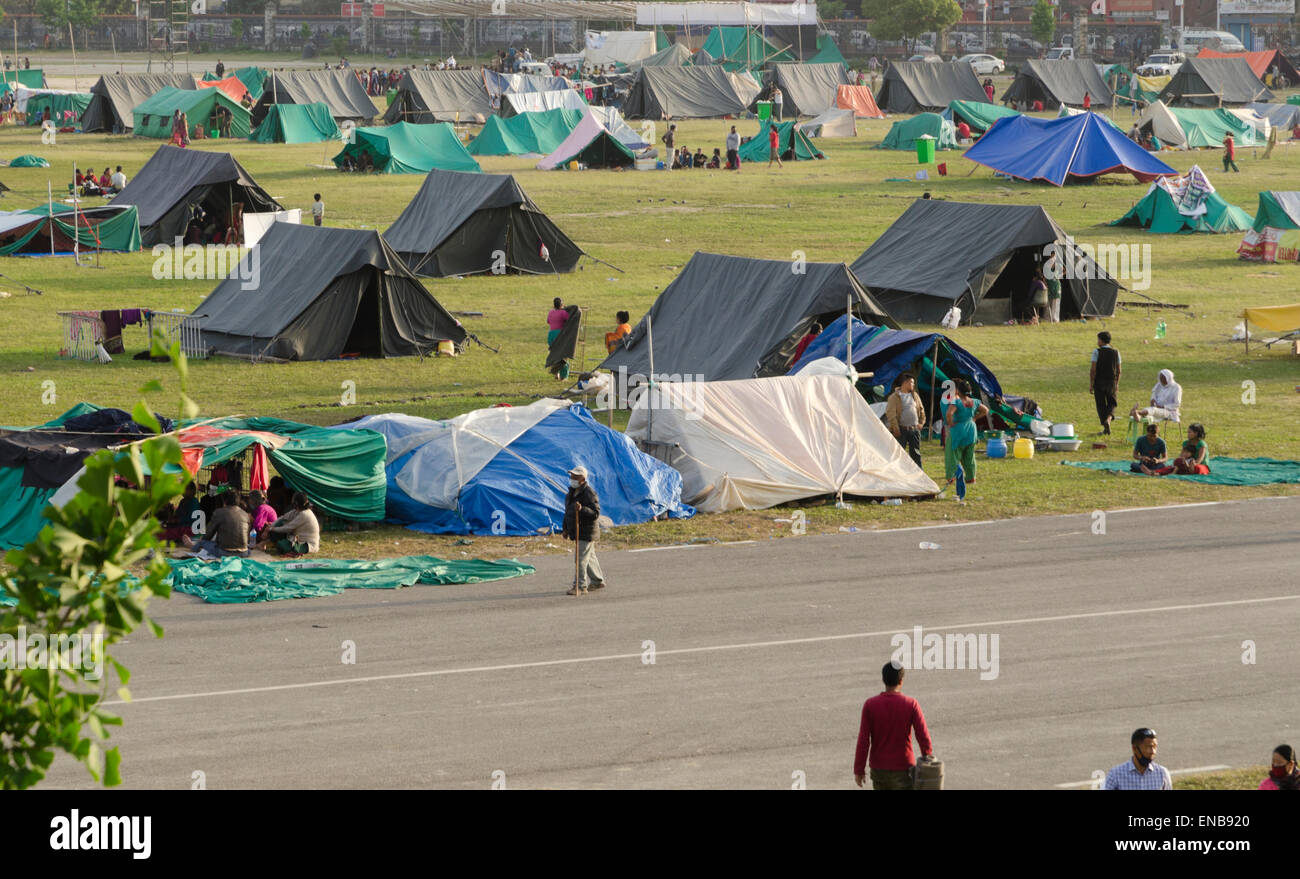 Earthquake camp hi-res stock photography and images - Alamy