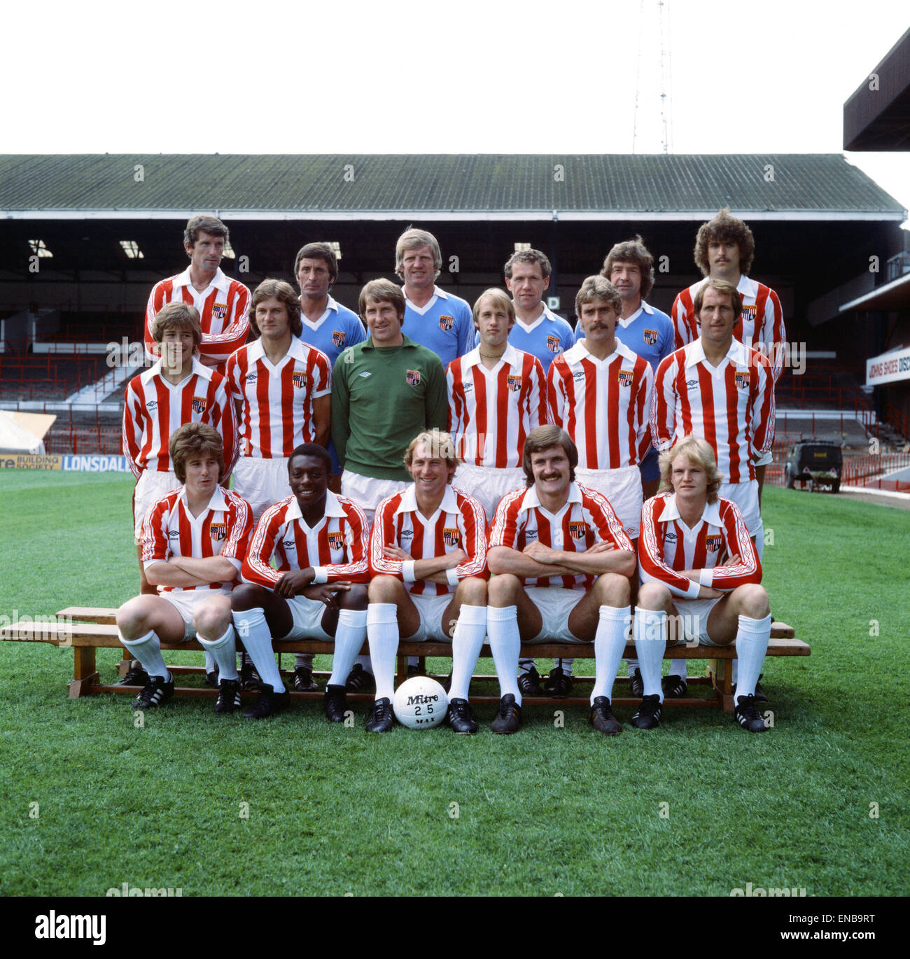 1970s football portrait sport hi-res stock photography and images - Alamy