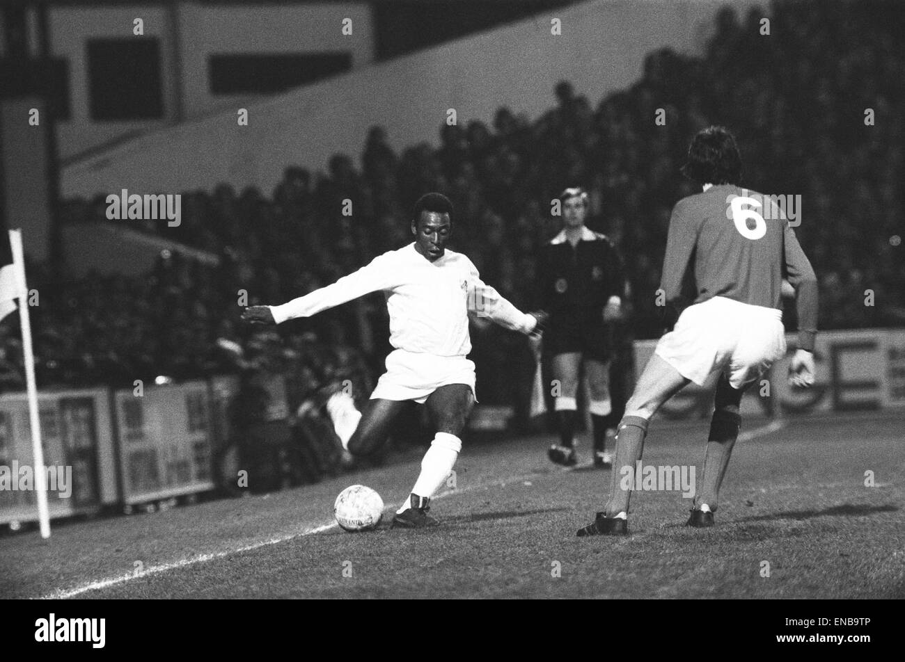 Brazilian football star Pele in action for Santos against Fulham March ...