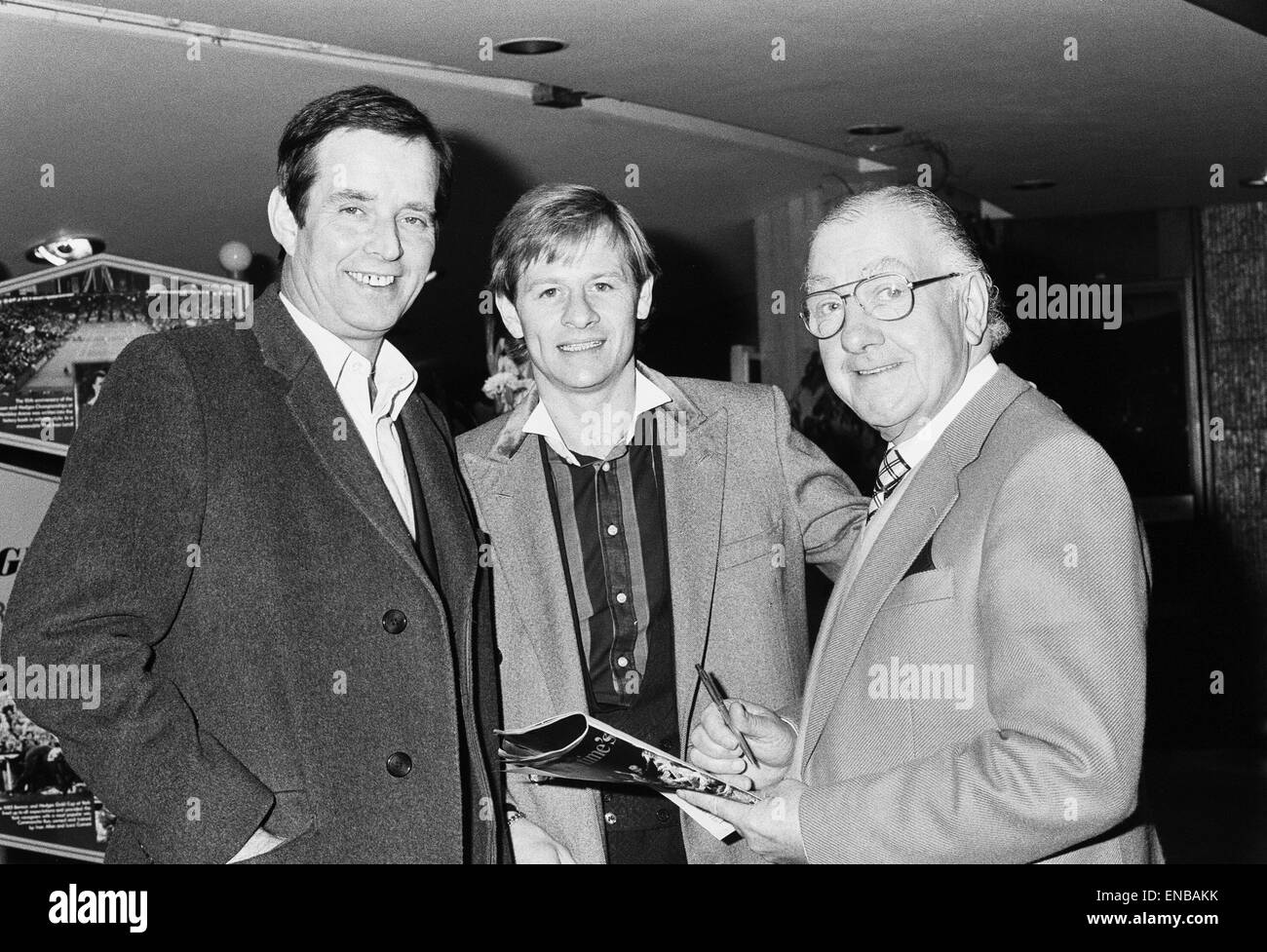 Northern Ireland snooker player Alex "Hurricane" Higgins with snooker ...