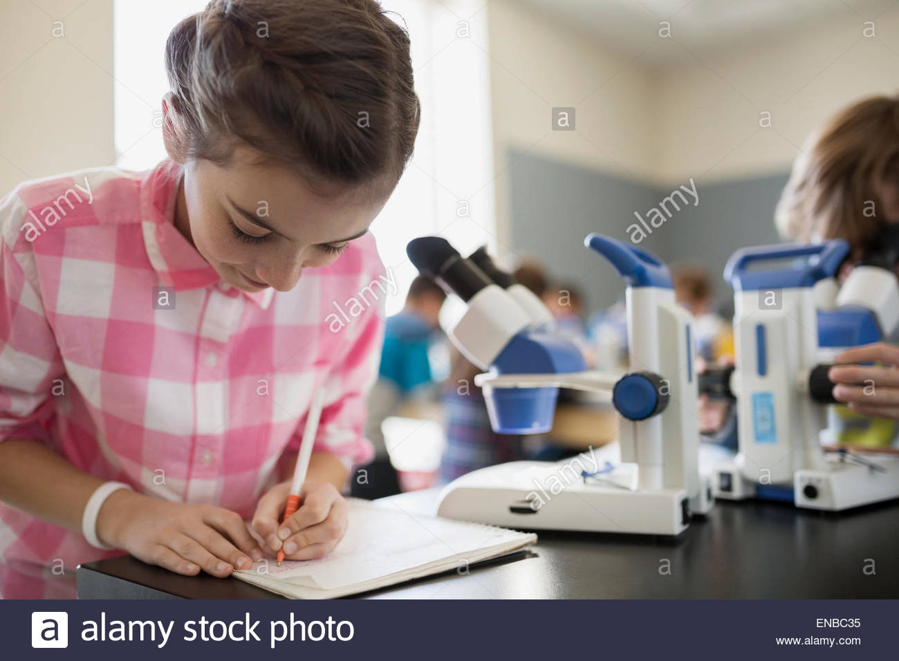 Child science experiment hi-res stock photography and images - Alamy