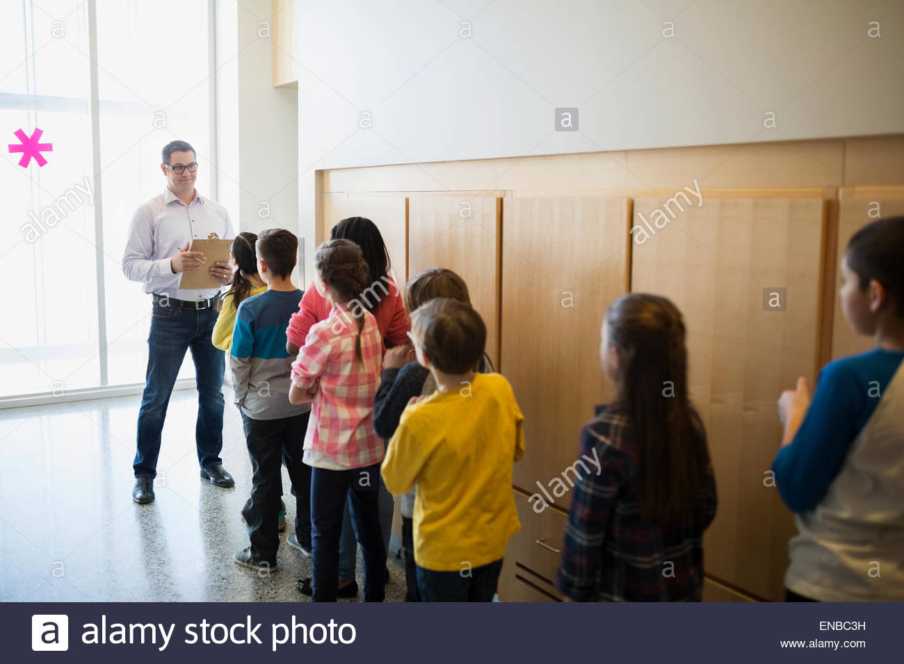 Queue of students hi-res stock photography and images - Alamy