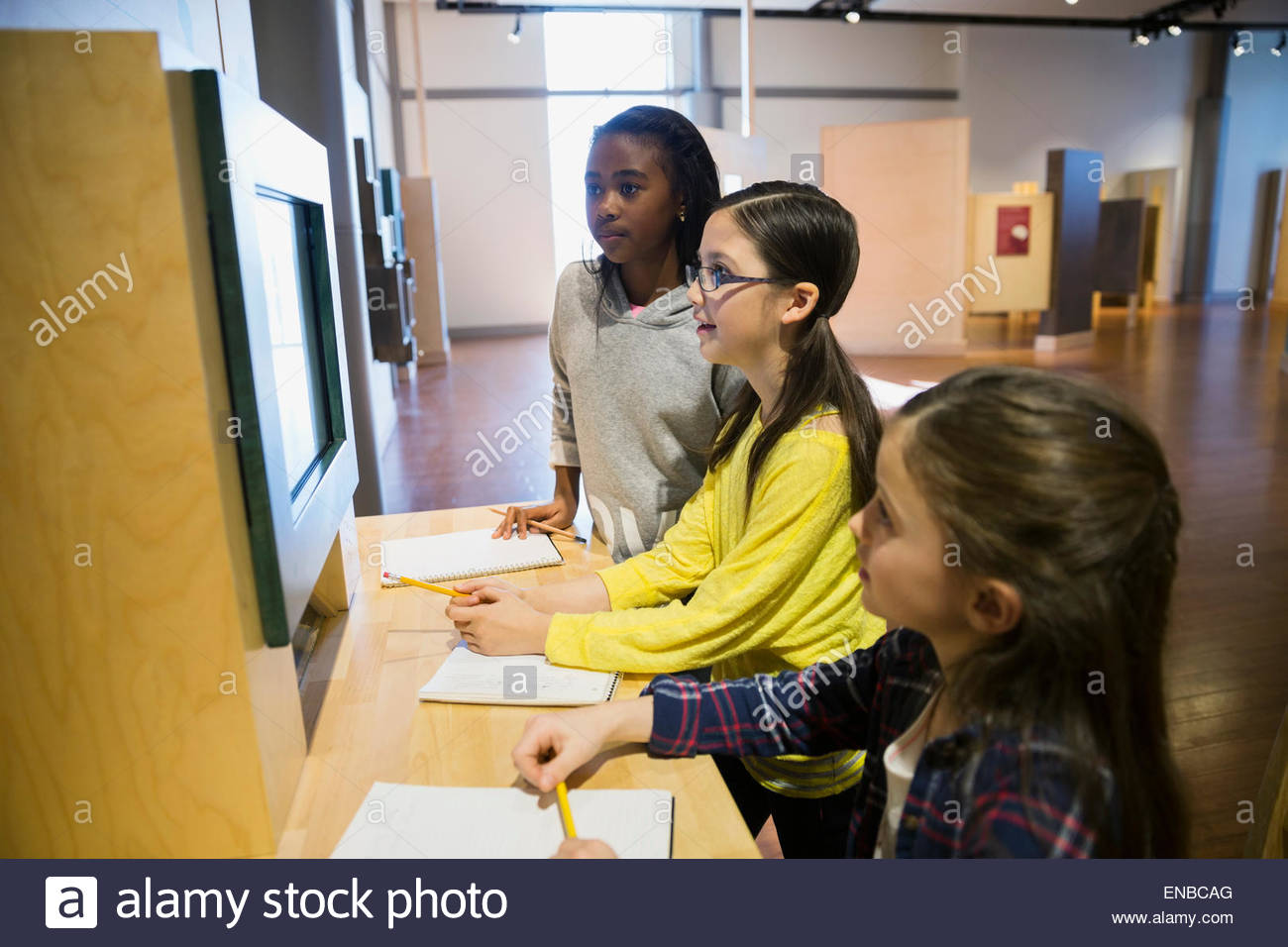 Pre viewing exhibition hi-res stock photography and images - Alamy