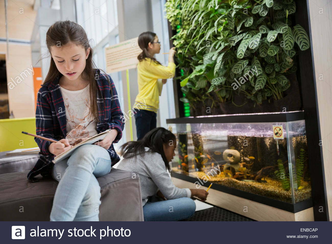 Atrium center hi-res stock photography and images - Alamy