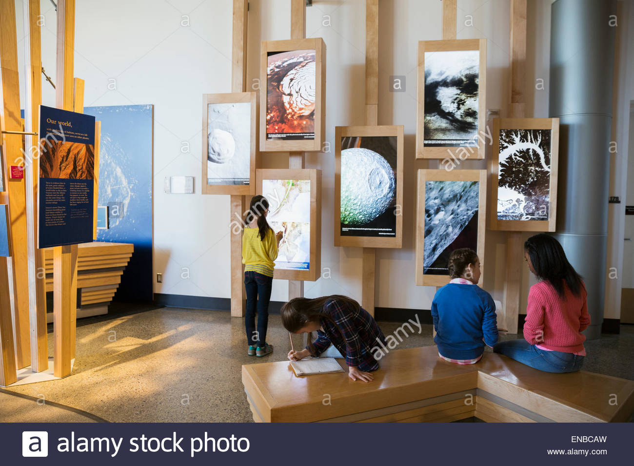 Science exhibition group hi-res stock photography and images - Alamy