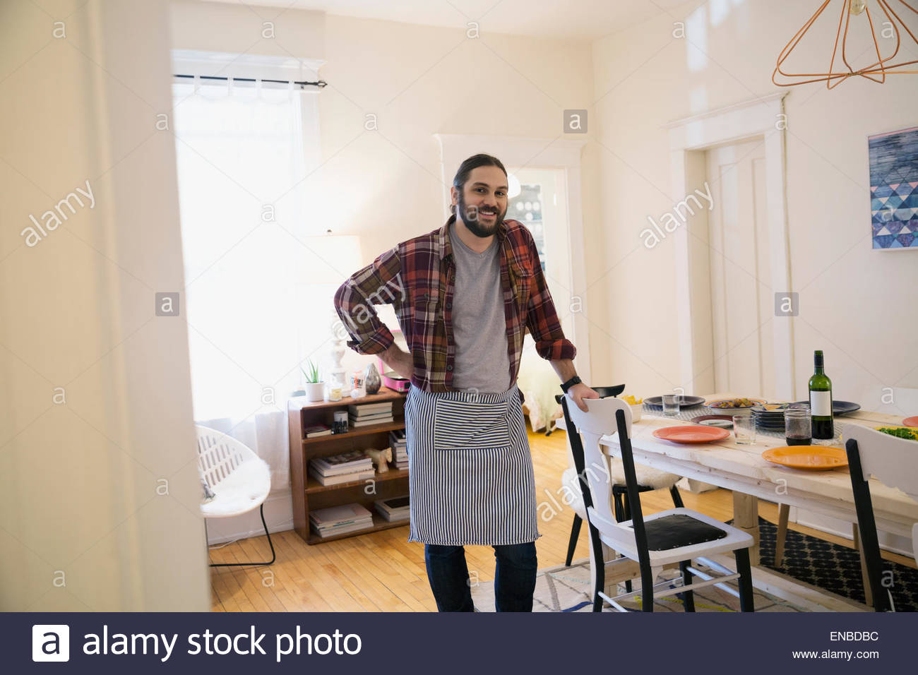 Preparing dinner party hi-res stock photography and images - Alamy