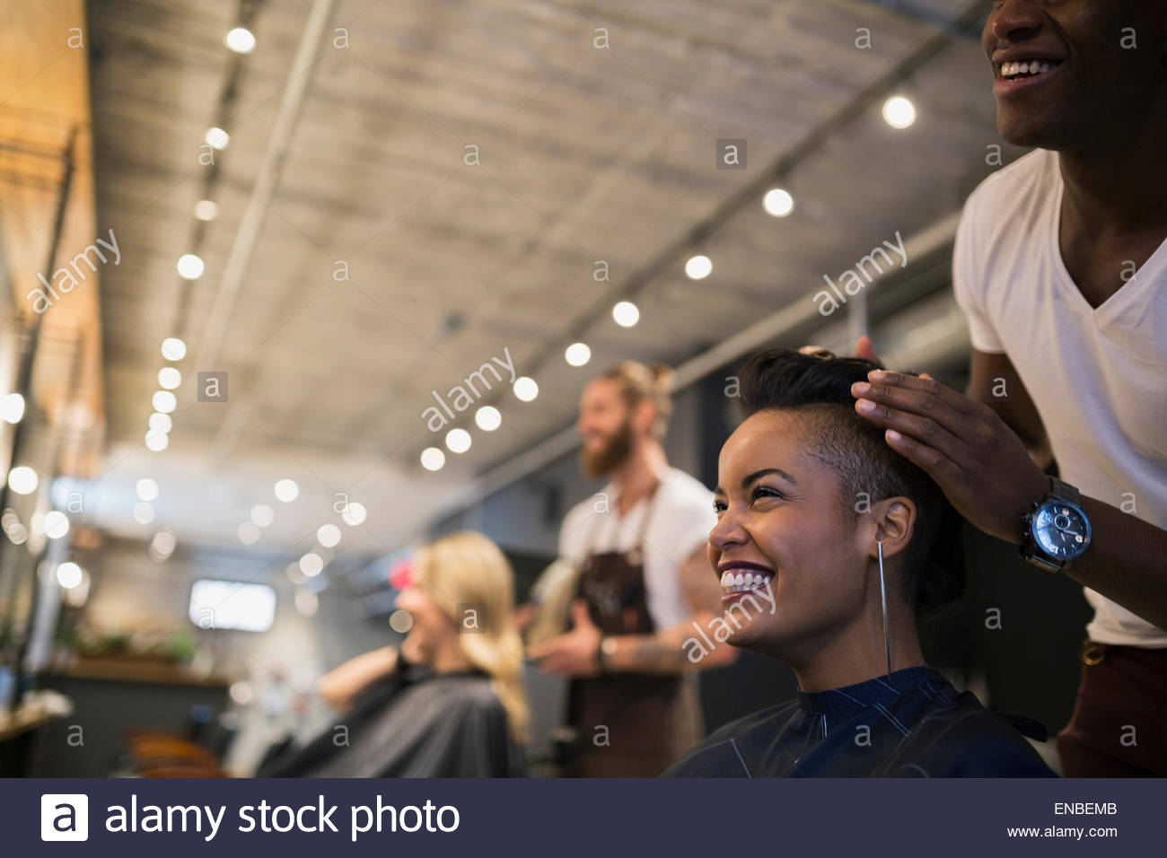 Woman getting haircut hi-res stock photography and images - Alamy