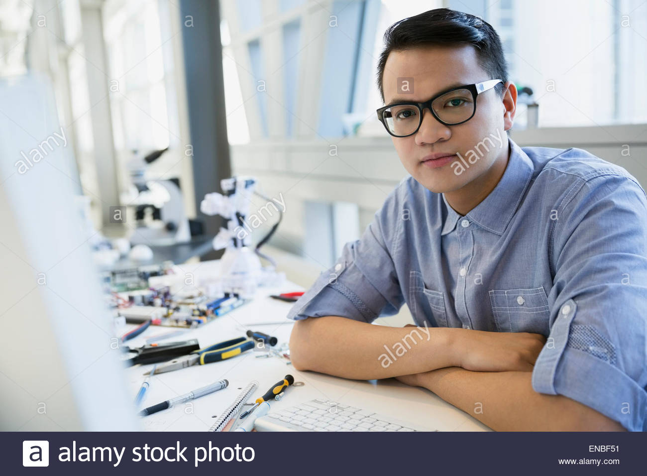 Computer scientist robot hi-res stock photography and images - Alamy