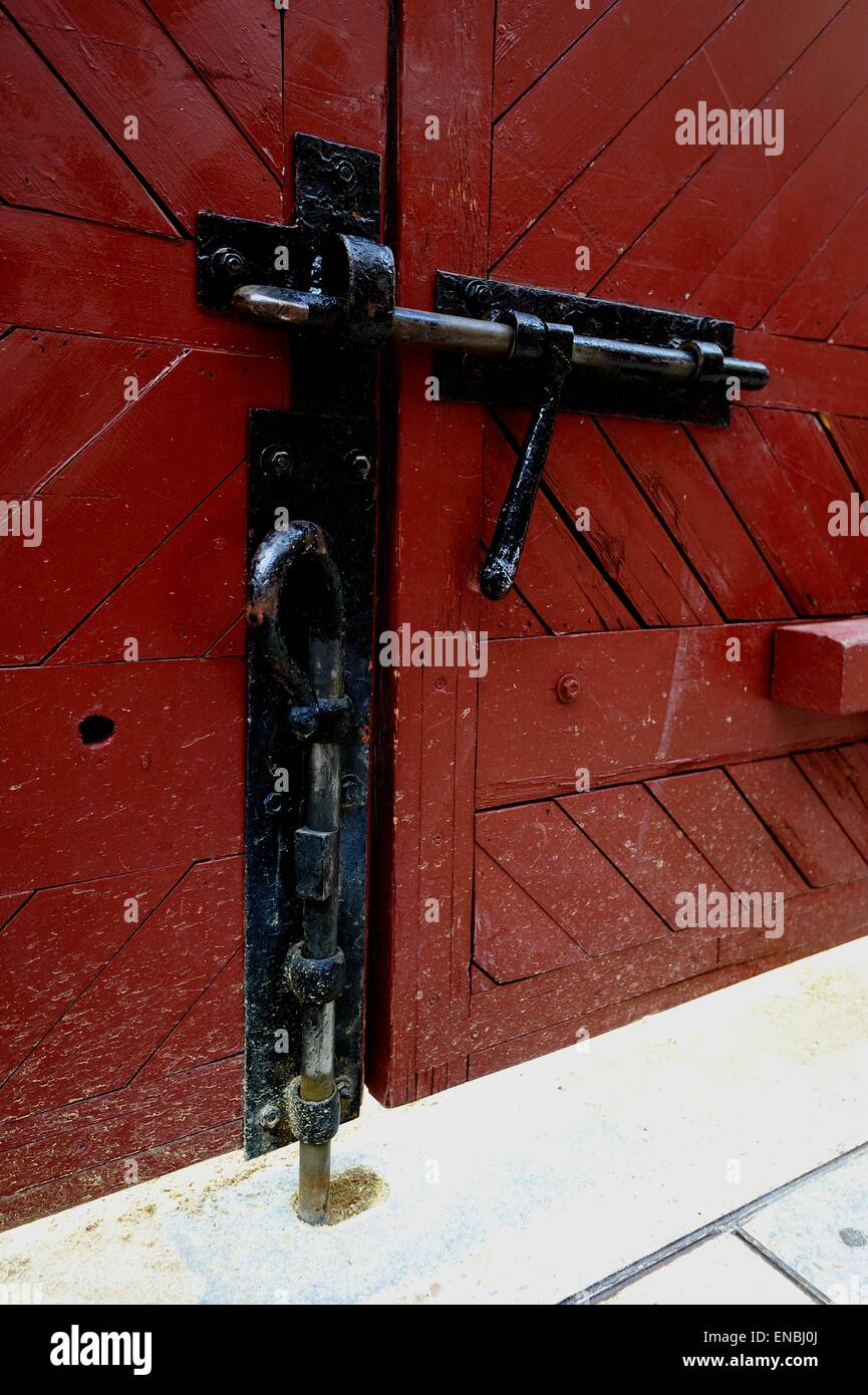 Black door bolts hi-res stock photography and images - Alamy