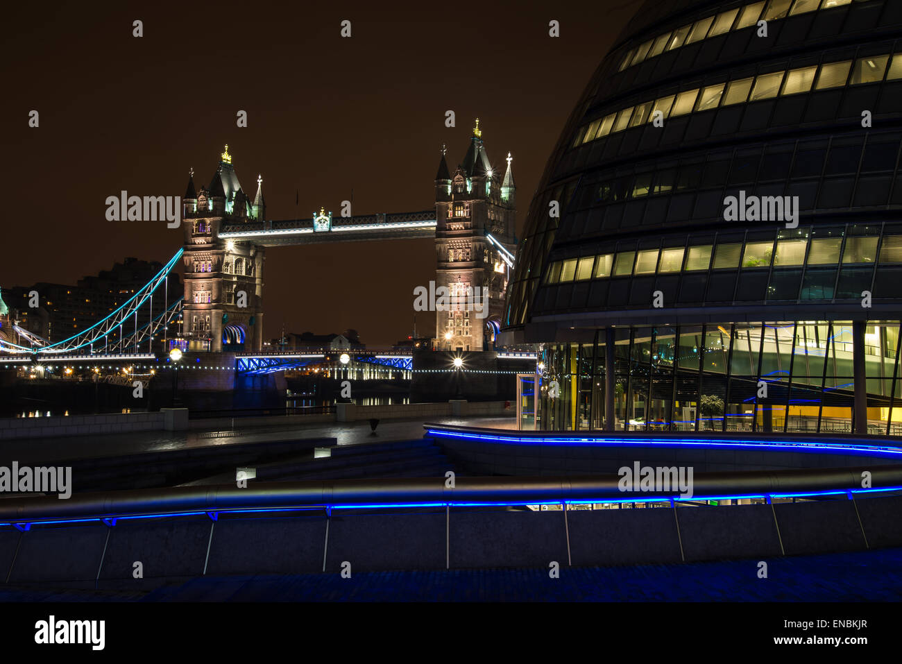 NIght view on illuminated London buildings Stock Photo - Alamy