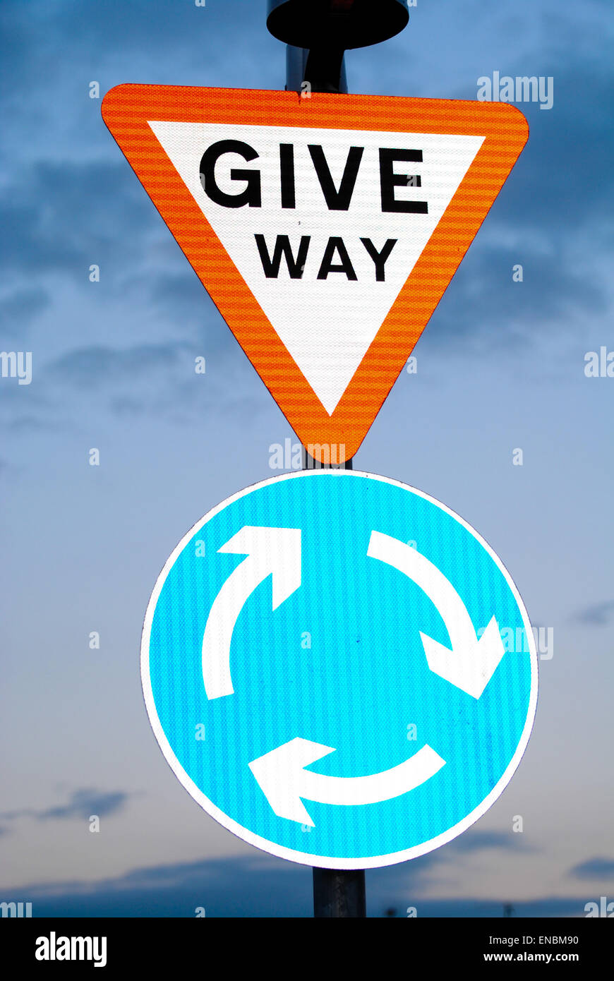 Give way sign hi-res stock photography and images - Alamy Give way sign hi-res stock photography and images - Alamy