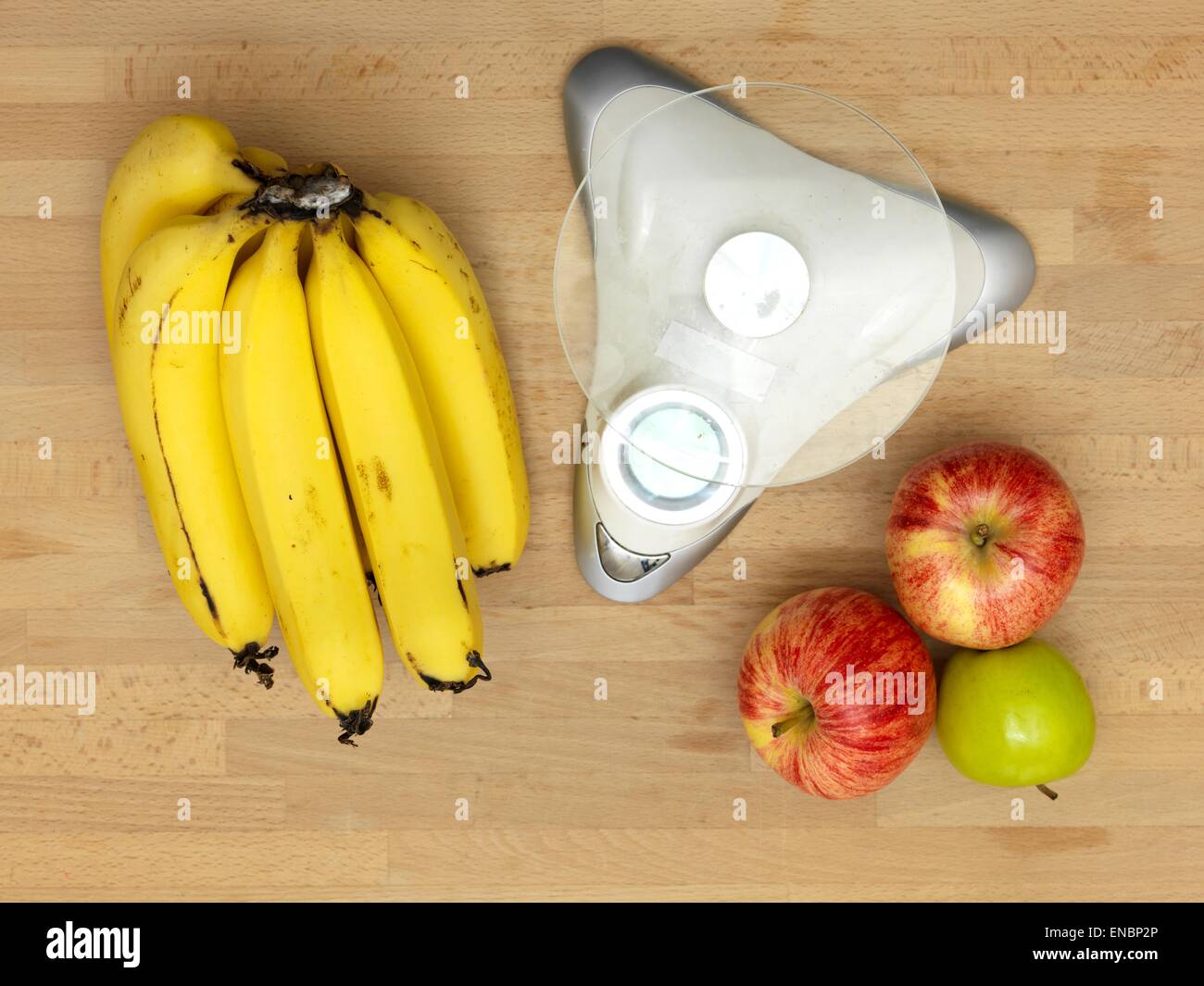 A close up shot of a set of food scales Stock Photo - Alamy