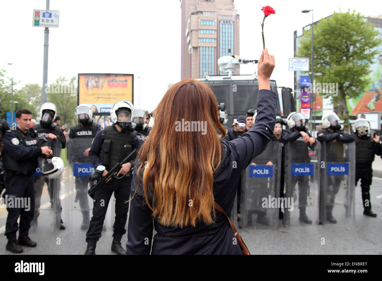 Istanbul, Turkey. 1st May, 2015. May 1, 2015 - Demonstrators who wanted ...