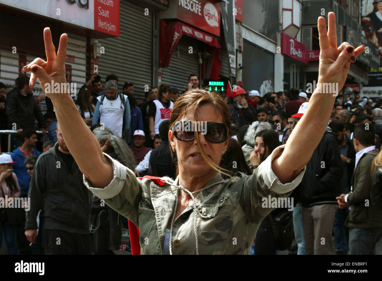 Istanbul, Turkey. 1st May, 2015. May 1, 2015 - Demonstrators who wanted ...