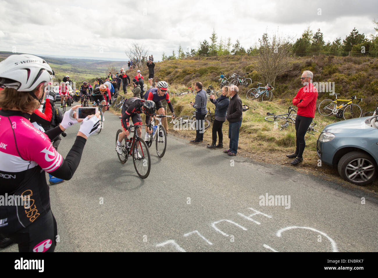 The Tour de Yorkshire cycle race passes through Côte de Rosedale Abbey ...