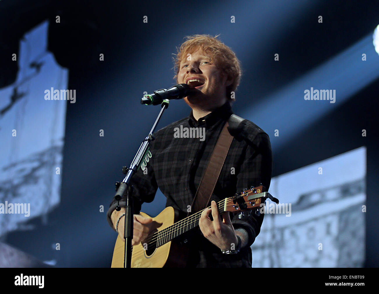 Ed Sheeran performing live on stage at Manchester Arena Featuring: Ed ...