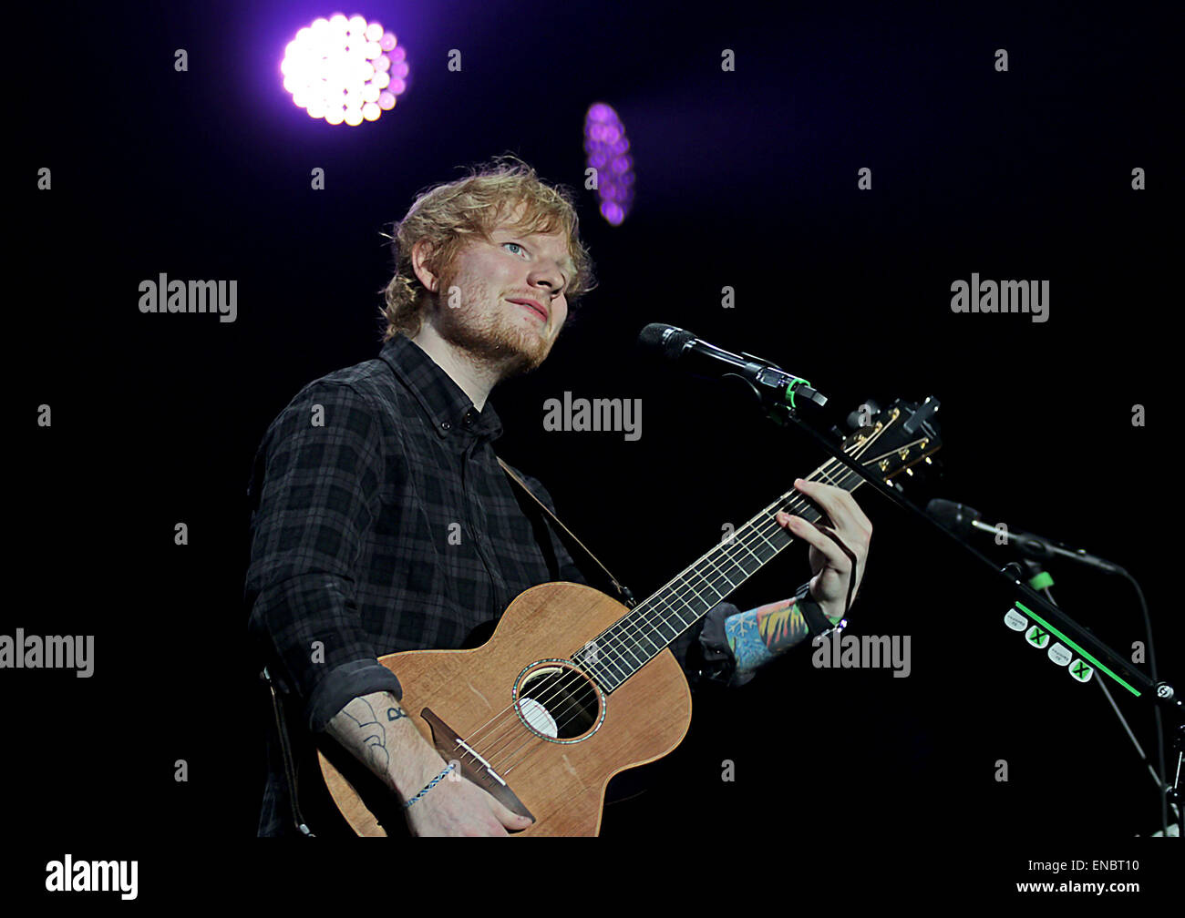 Ed Sheeran performing live on stage at Manchester Arena Featuring: Ed ...