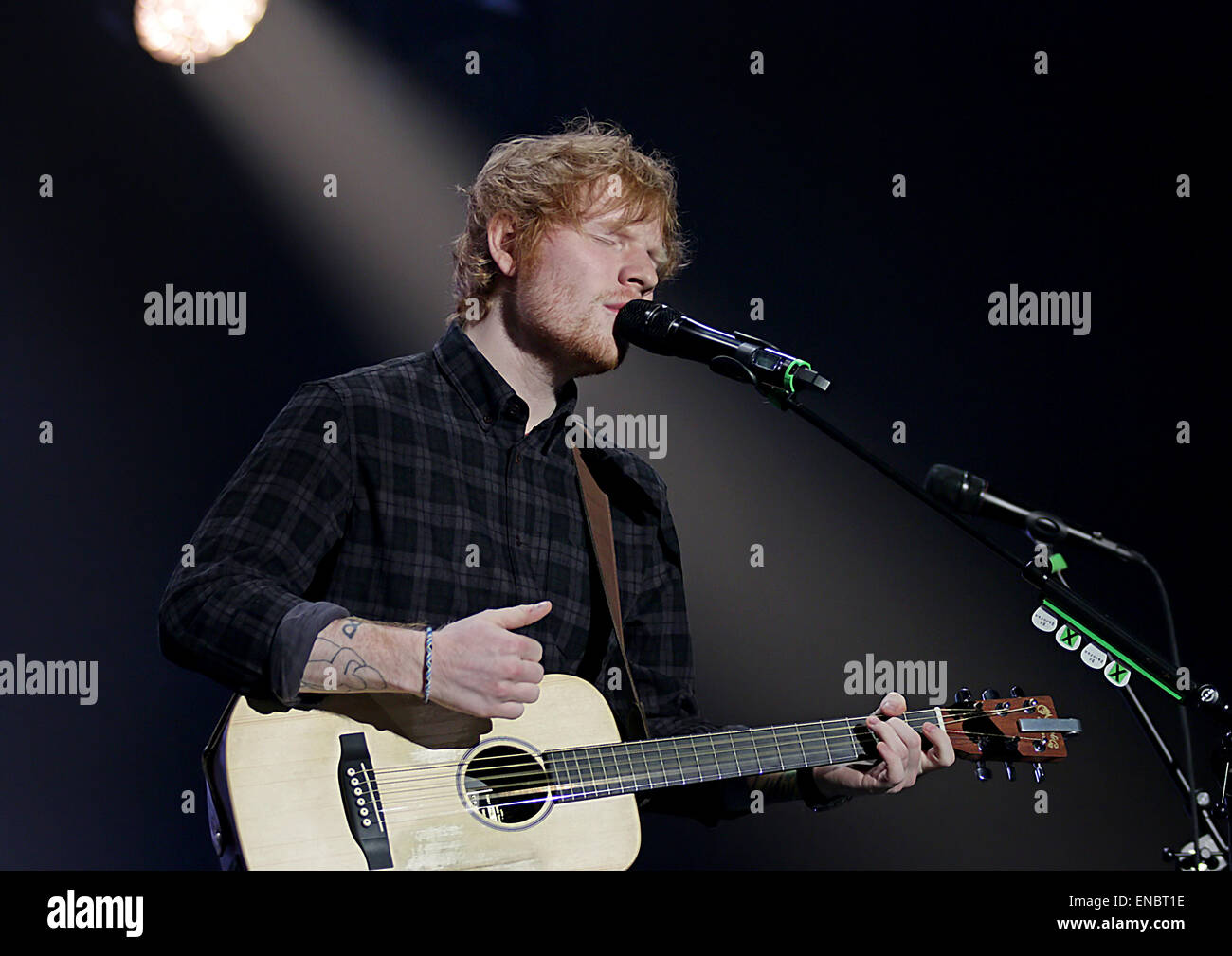 Ed Sheeran performing live on stage at Manchester Arena Featuring: Ed ...