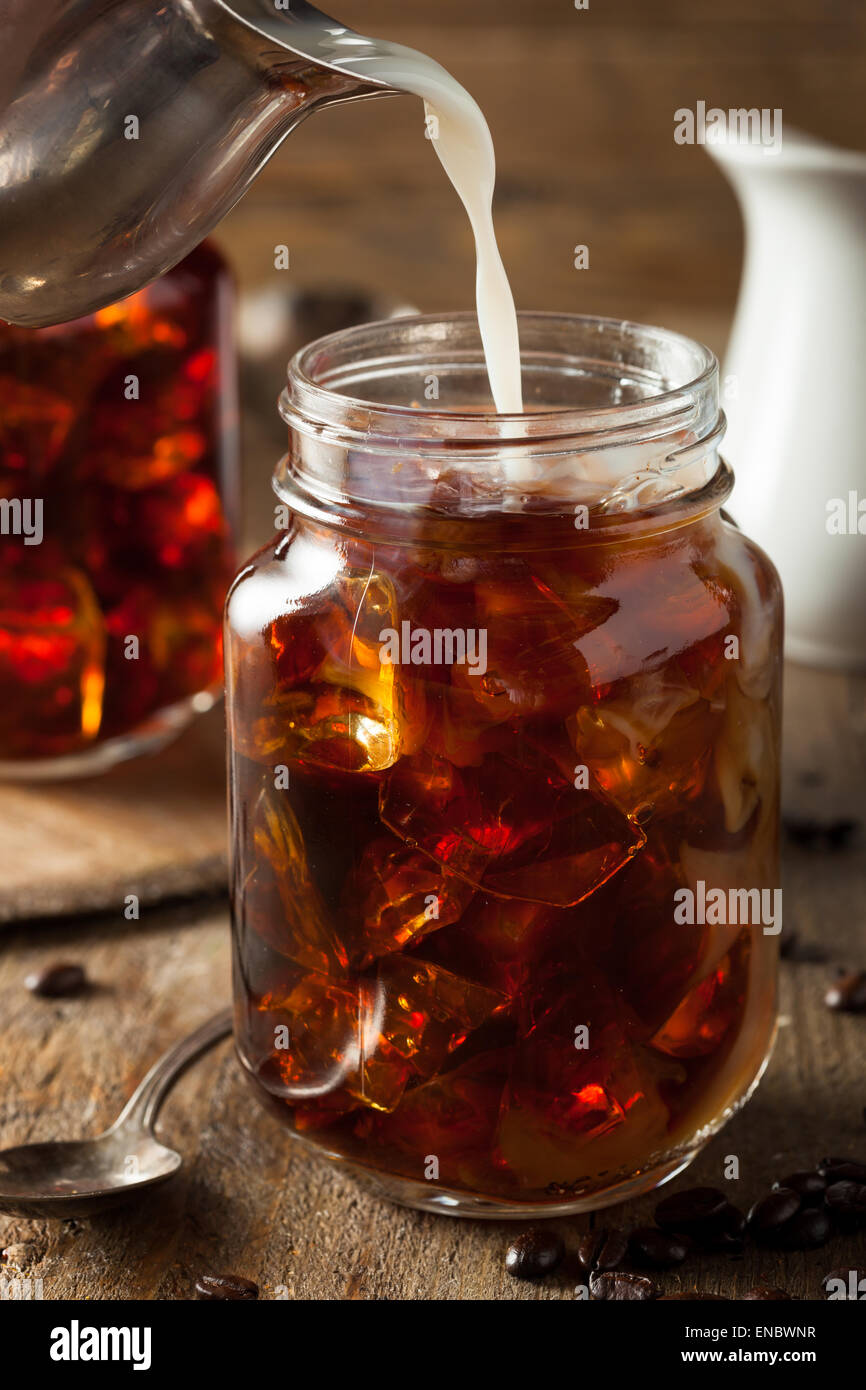 How to make cold brew coffee hi-res stock photography and images - Alamy