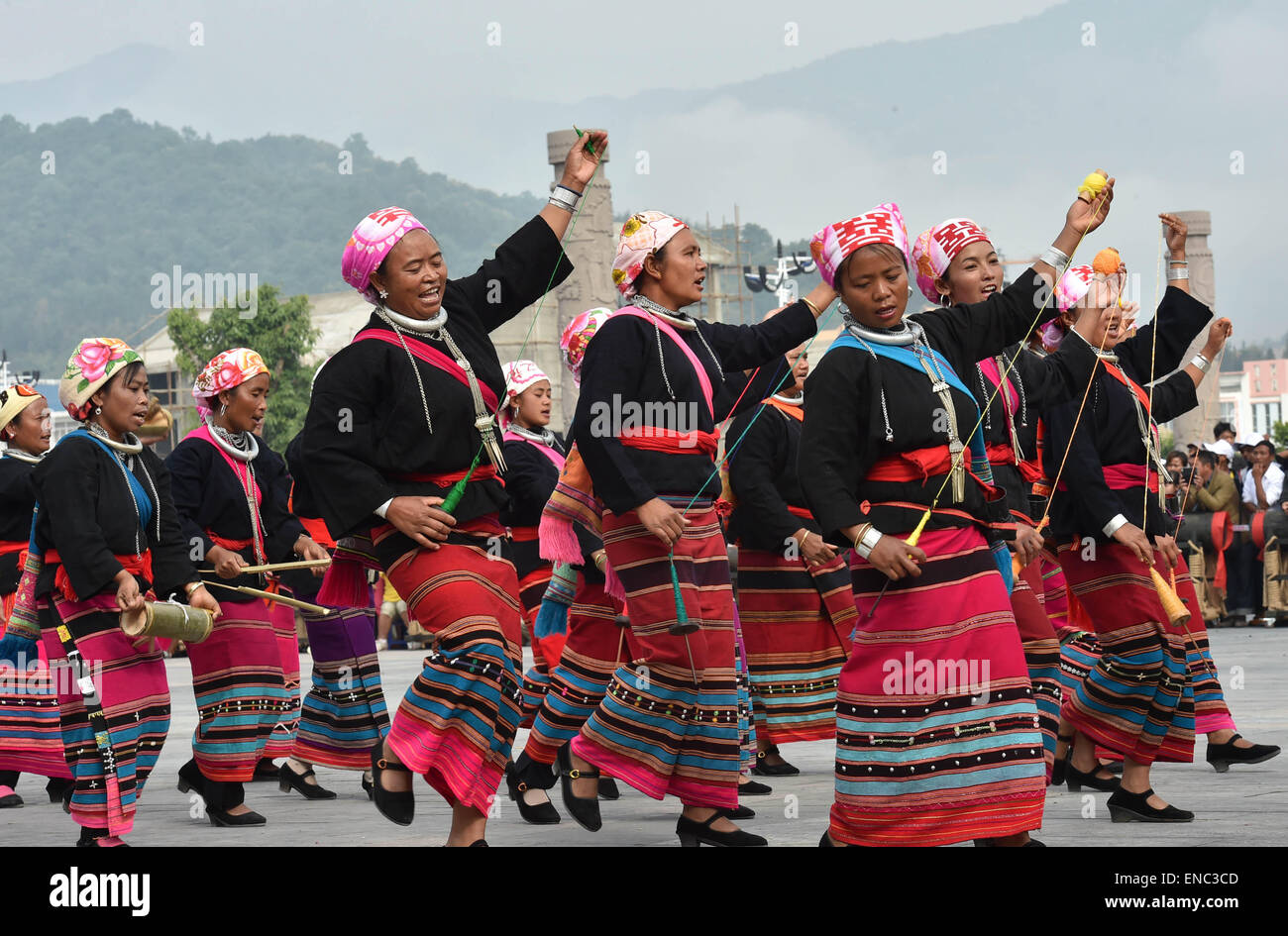 Cangyuan, China's Yunnan Province. 2nd May, 2015. People of Va ethnic ...