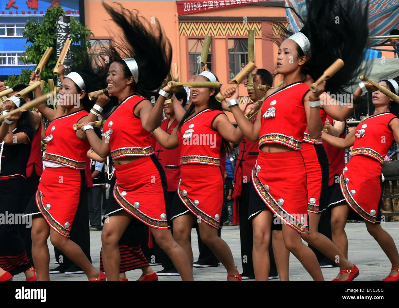 Cangyuan, China's Yunnan Province. 2nd May, 2015. People of Va ethnic ...