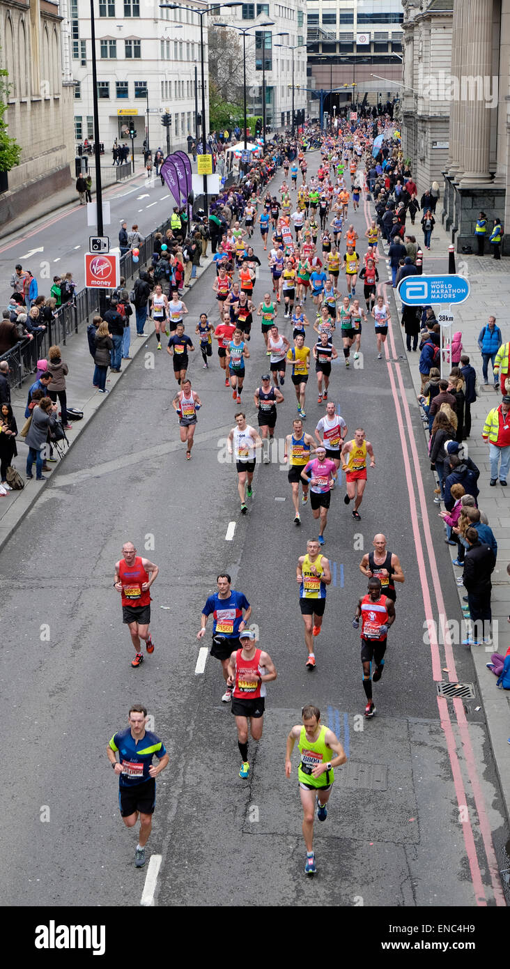 Aerial view audience crowd audience hi-res stock photography and images ...