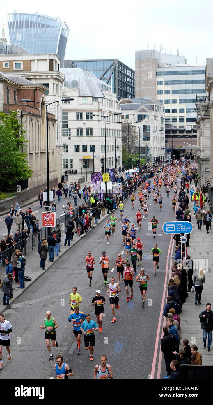 Runners crowd hi-res stock photography and images - Alamy