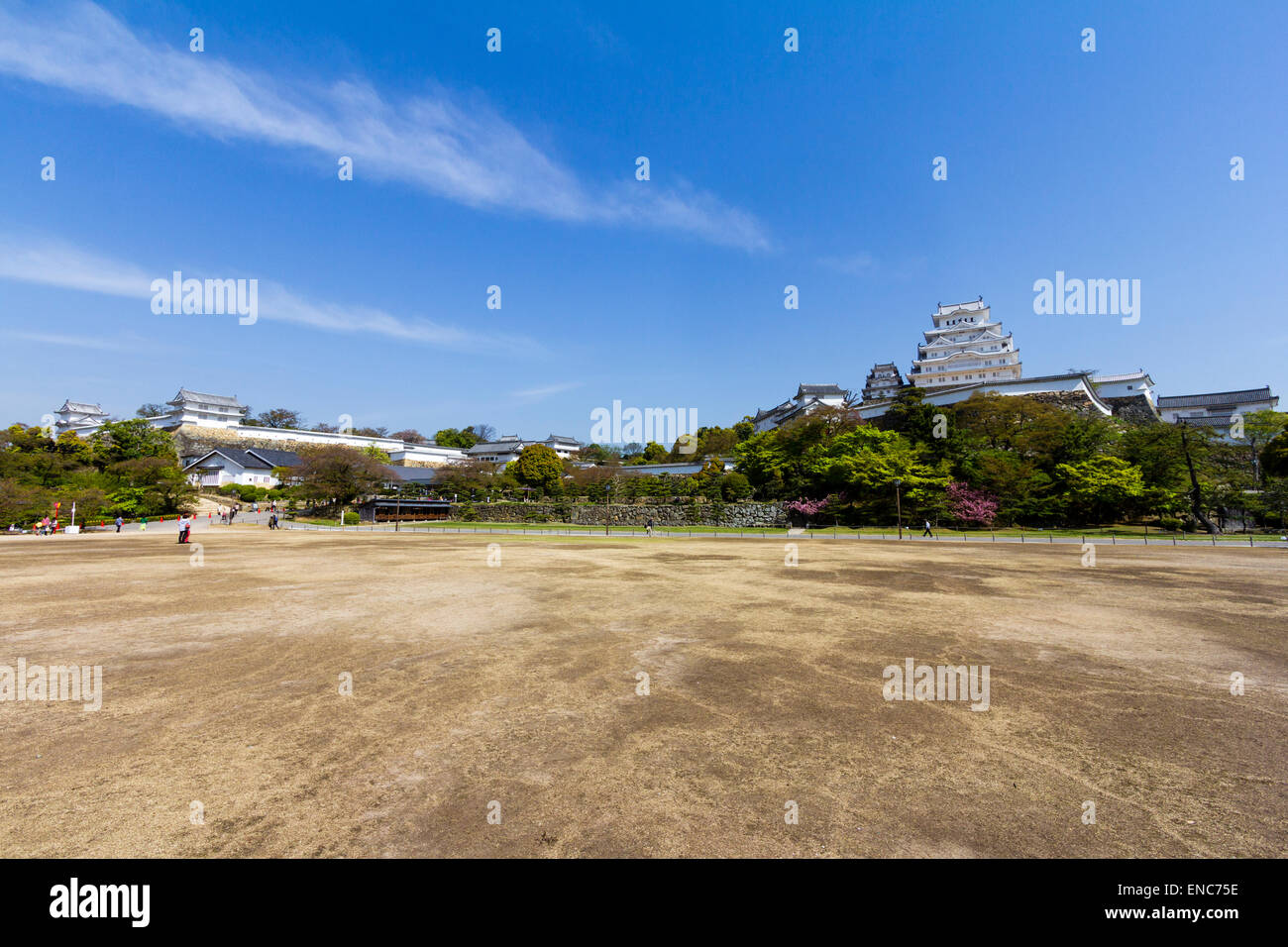 Wide angle springtime view of Himeji castle with the Western bailey on ...