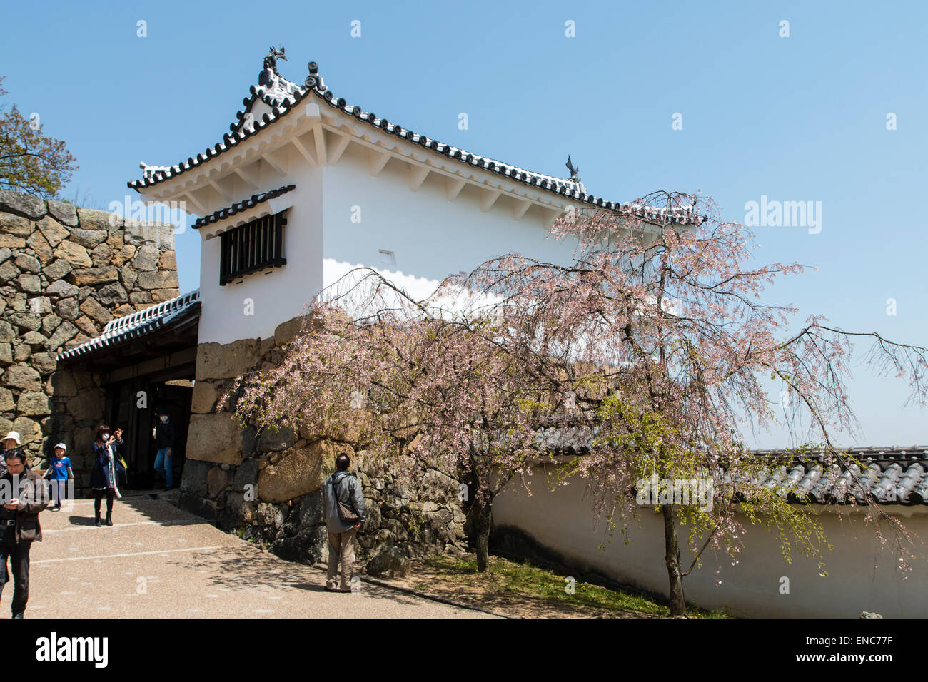 The Ri-no-mon, Ri Gate, Yakuimon style at Himeji castle in Japan ...