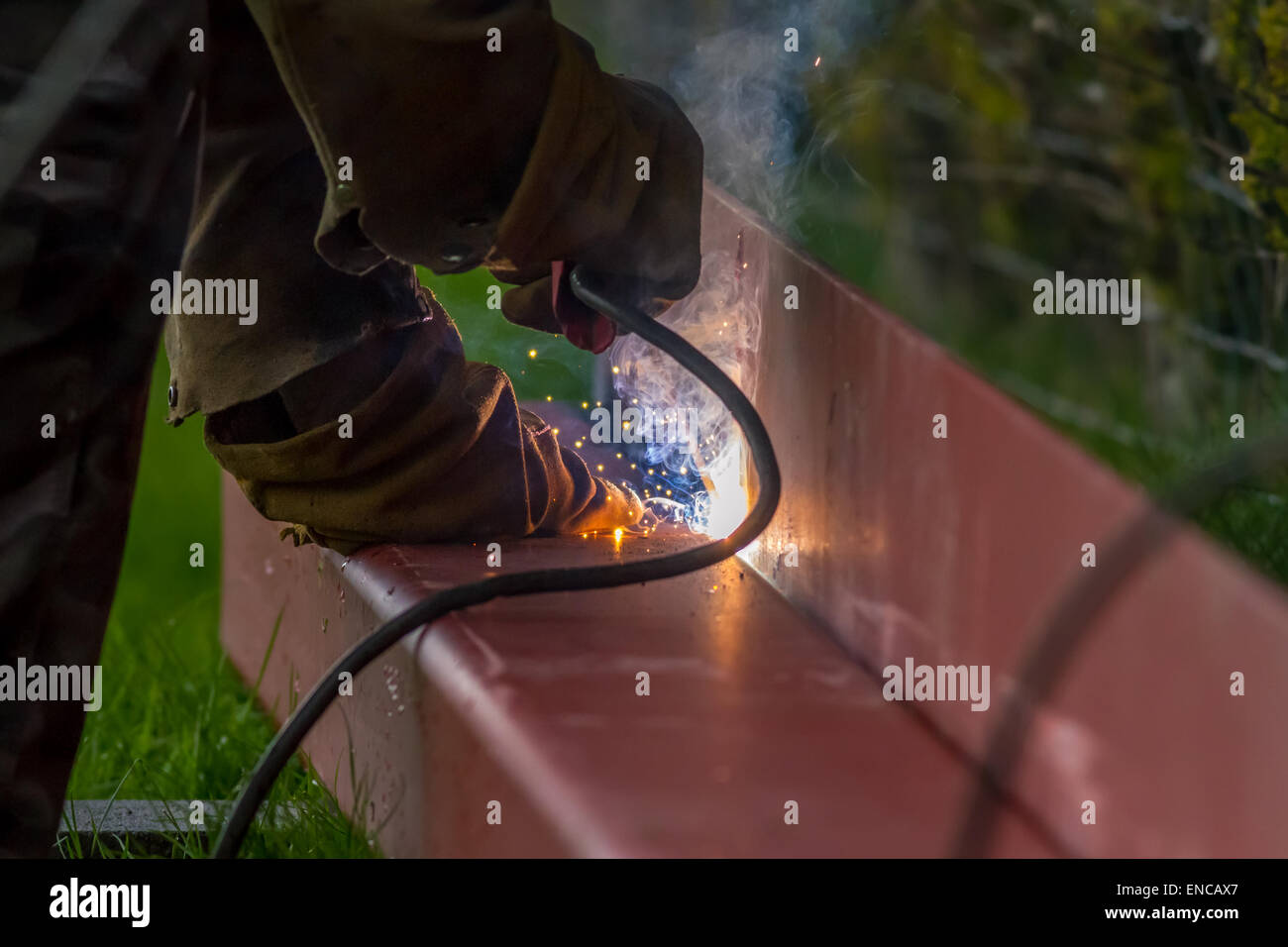 Person welding hi-res stock photography and images - Alamy