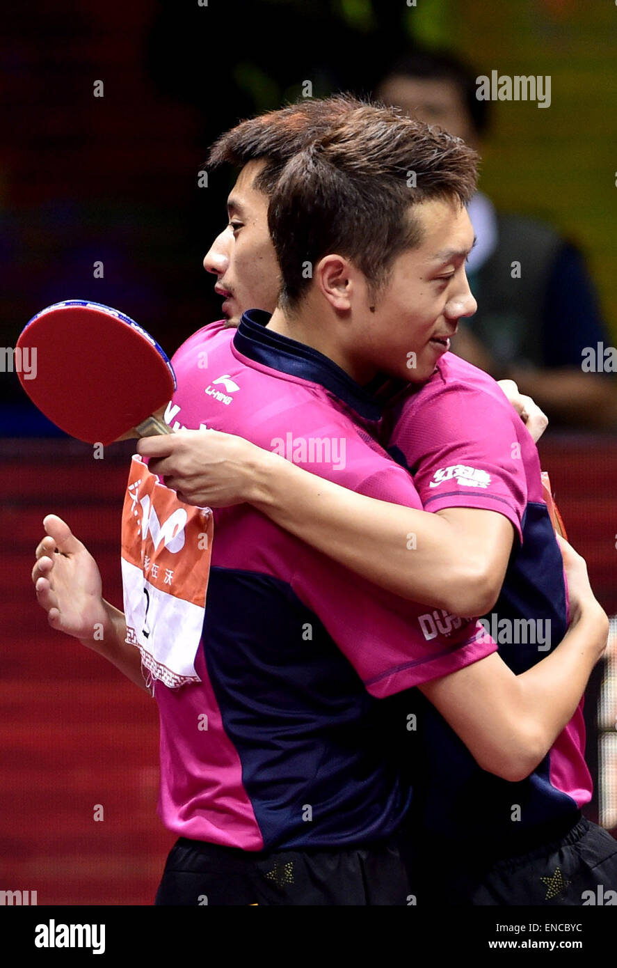 Suzhou, China's Jiangsu Province. 2nd May, 2015. China's Xu Xin(L ...